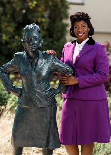 Cast of Family Tree Joins Bristol Henrietta Lacks Statue